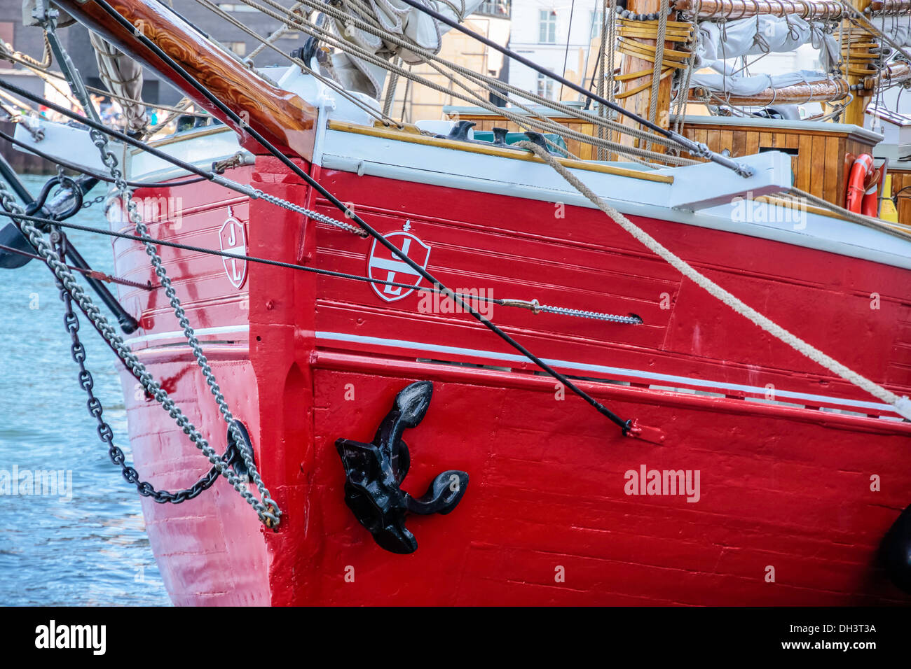 Tall ship bow hi-res stock photography and images - Alamy