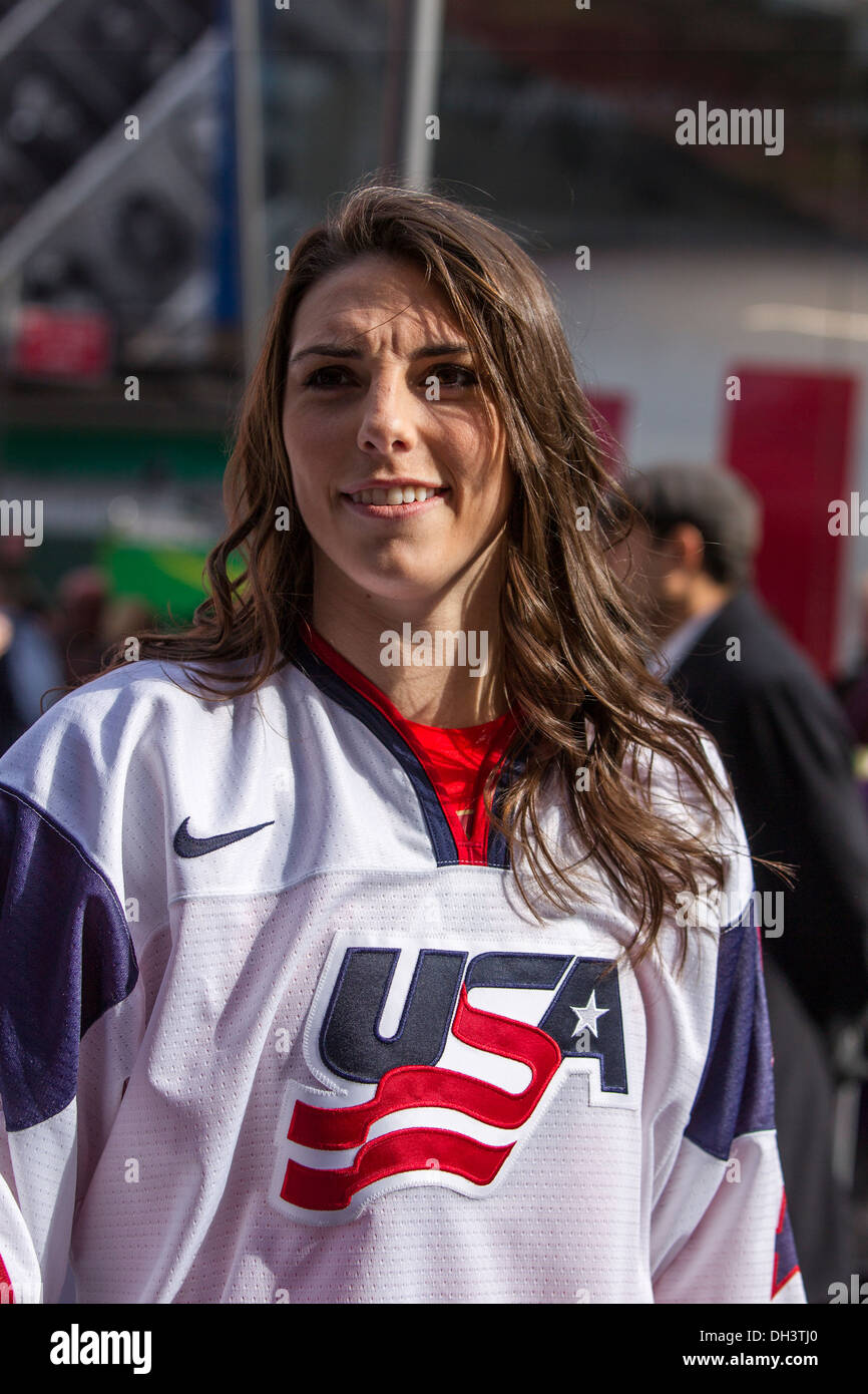 Olympic hockey player hilary knight hi-res stock photography and images ...