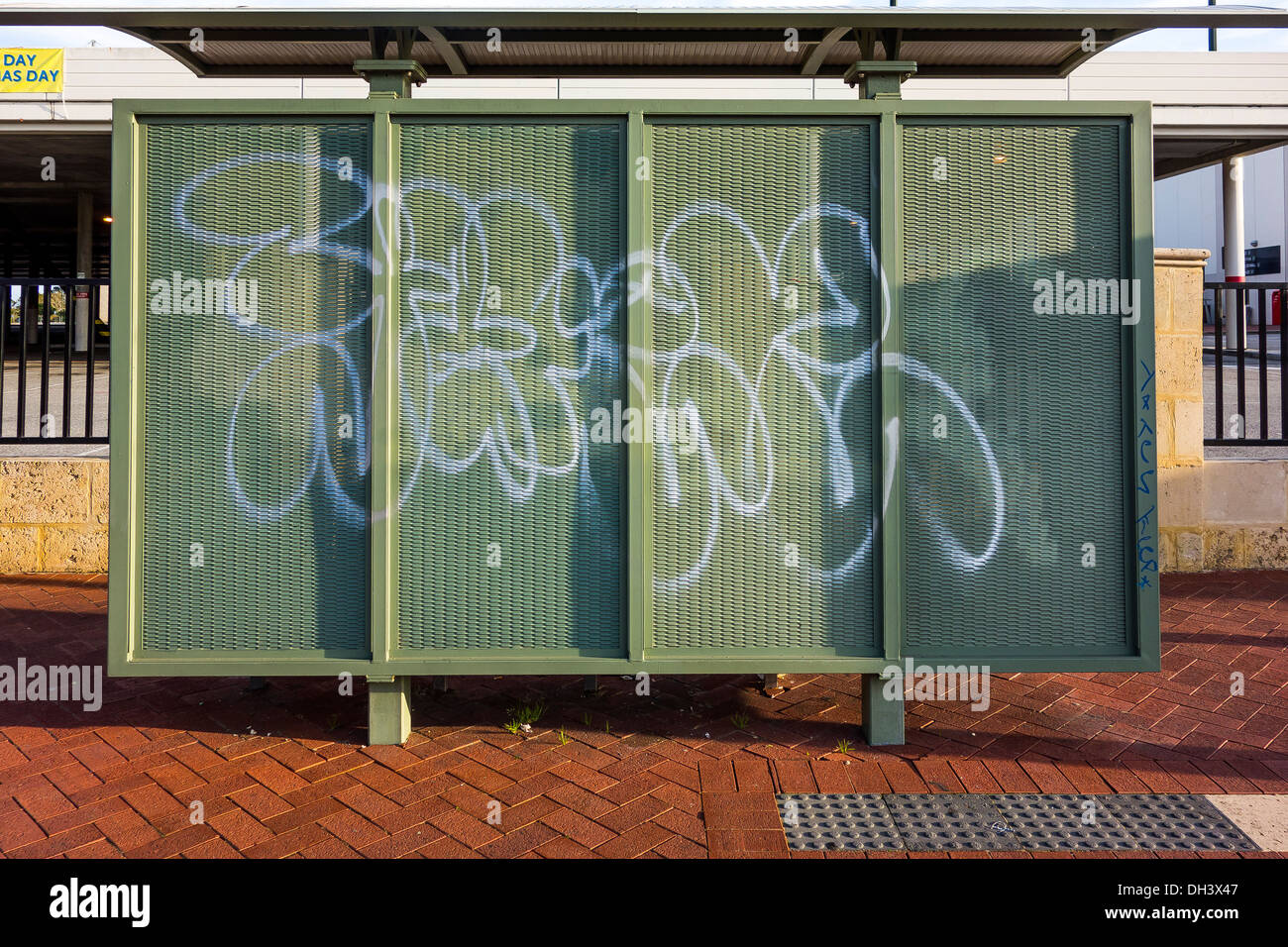 Graffiti bus hi-res stock photography and images - Alamy