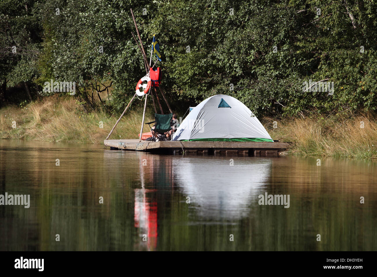 Timber raft hi-res stock photography and images - Alamy