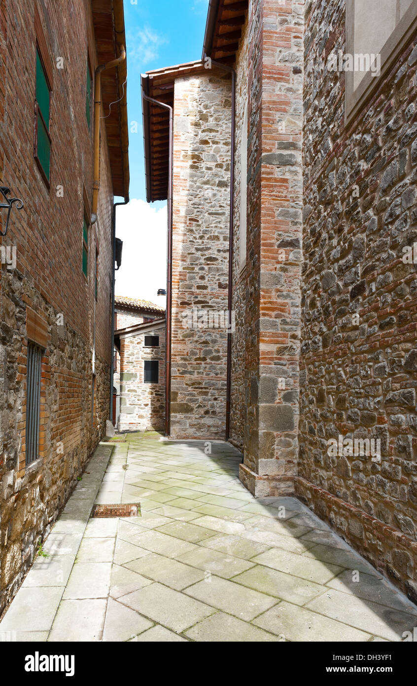 Side street pavement hi-res stock photography and images - Alamy