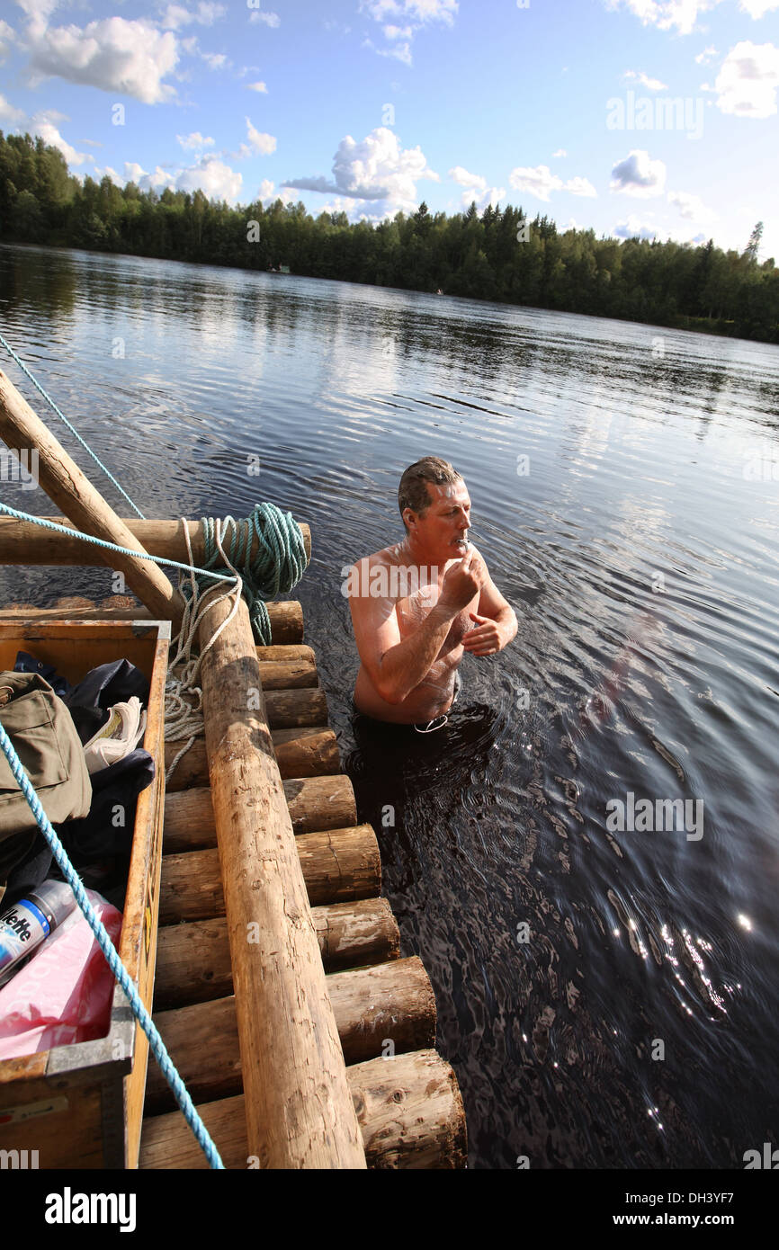 Timber raft hi-res stock photography and images - Alamy
