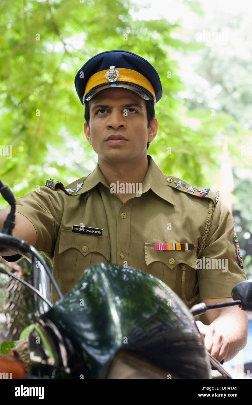 Indian police officer mumbai india hi-res stock photography and images ...