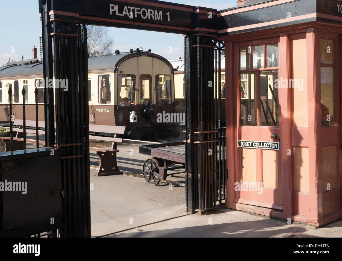 Kidderminster station on the Severn Valley Railway Stock Photo - Alamy