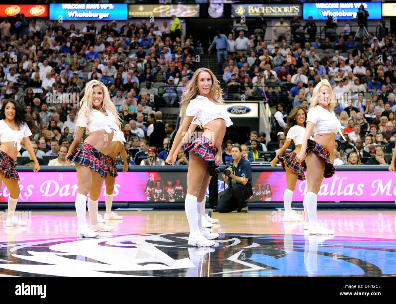 Dallas, TX, USA. 30th Oct, 2013. The Dallas Mavericks dancers perform ...