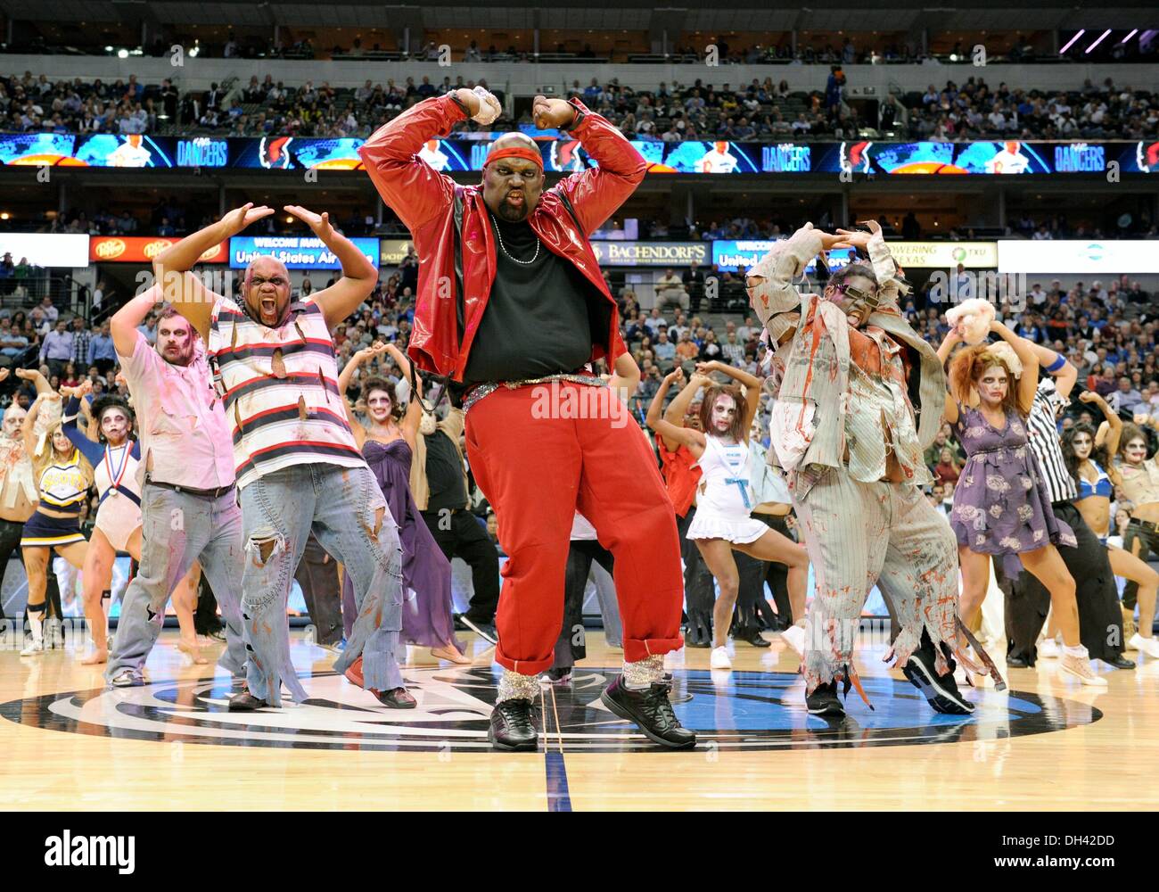 Mavs maniaacs hi-res stock photography and images - Alamy