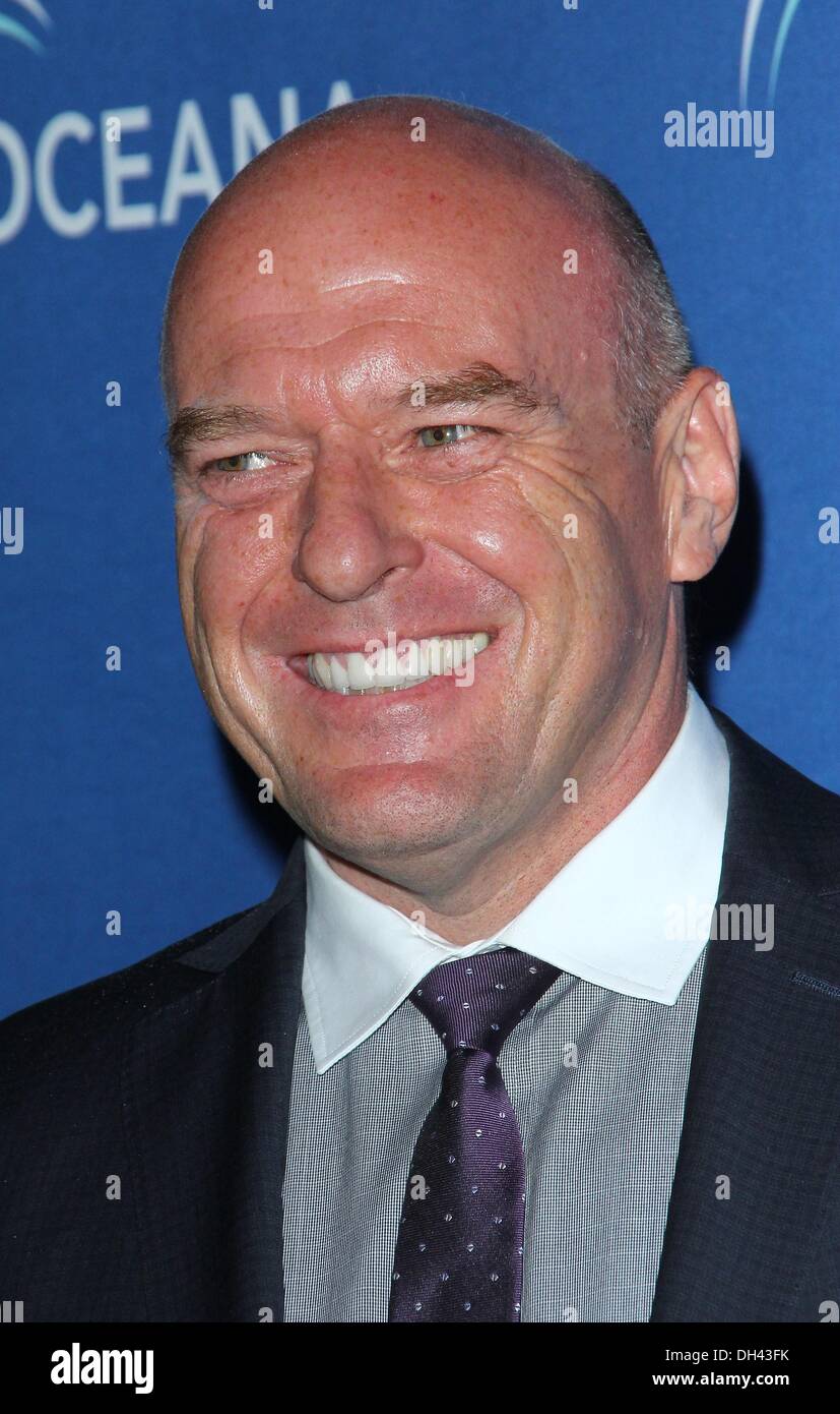 Los Angeles, California, USA. 30th Oct, 2013. Dean Norris attends ...
