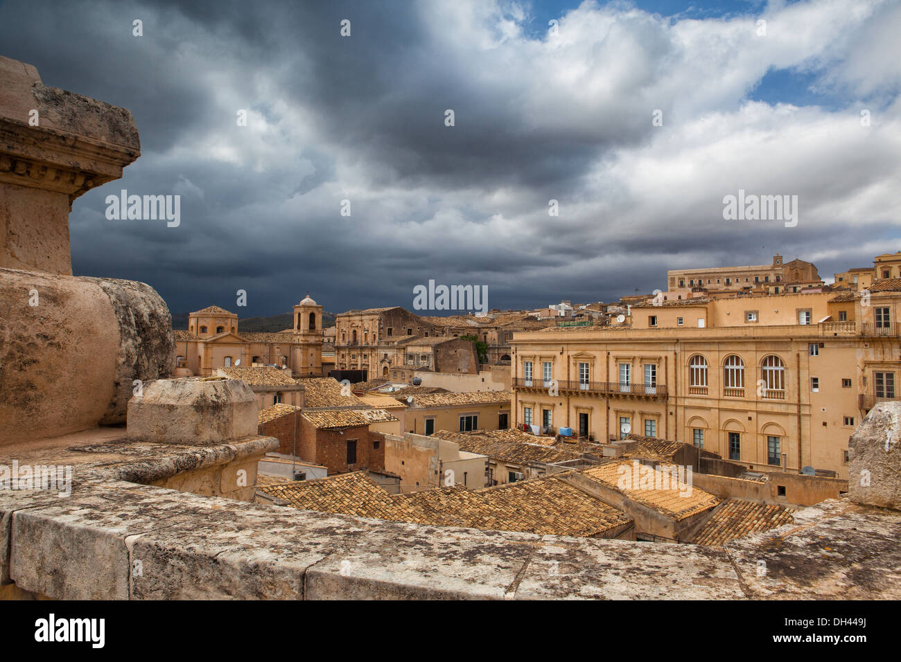 Duomo cathedral noto sicily basilica hi-res stock photography and ...