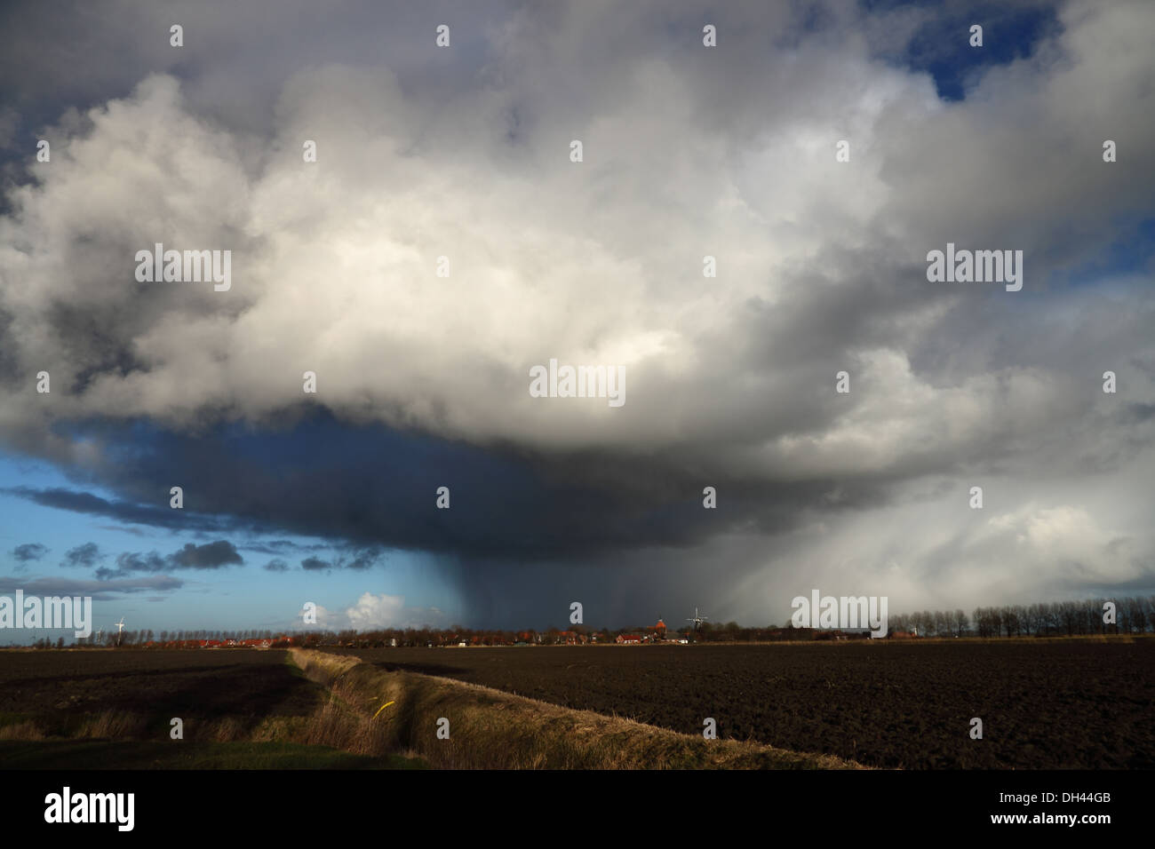 Stormfront hi-res stock photography and images - Alamy