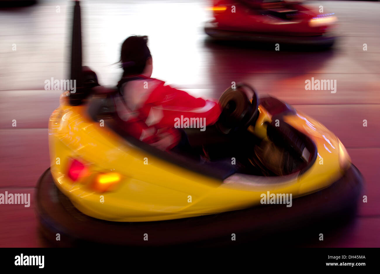 Fairground rides dodgems bumper cars hi-res stock photography and ...
