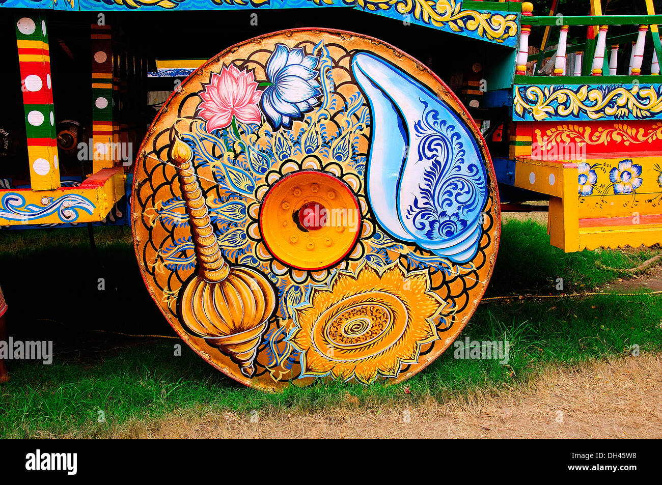 painted wheel of chariot rath orissa india Stock Photo - Alamy