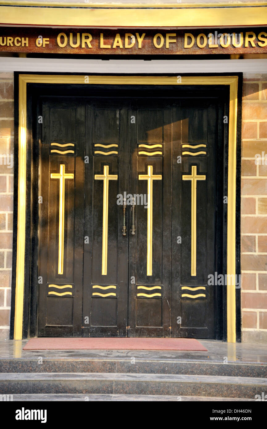 Closed churches hi-res stock photography and images - Alamy