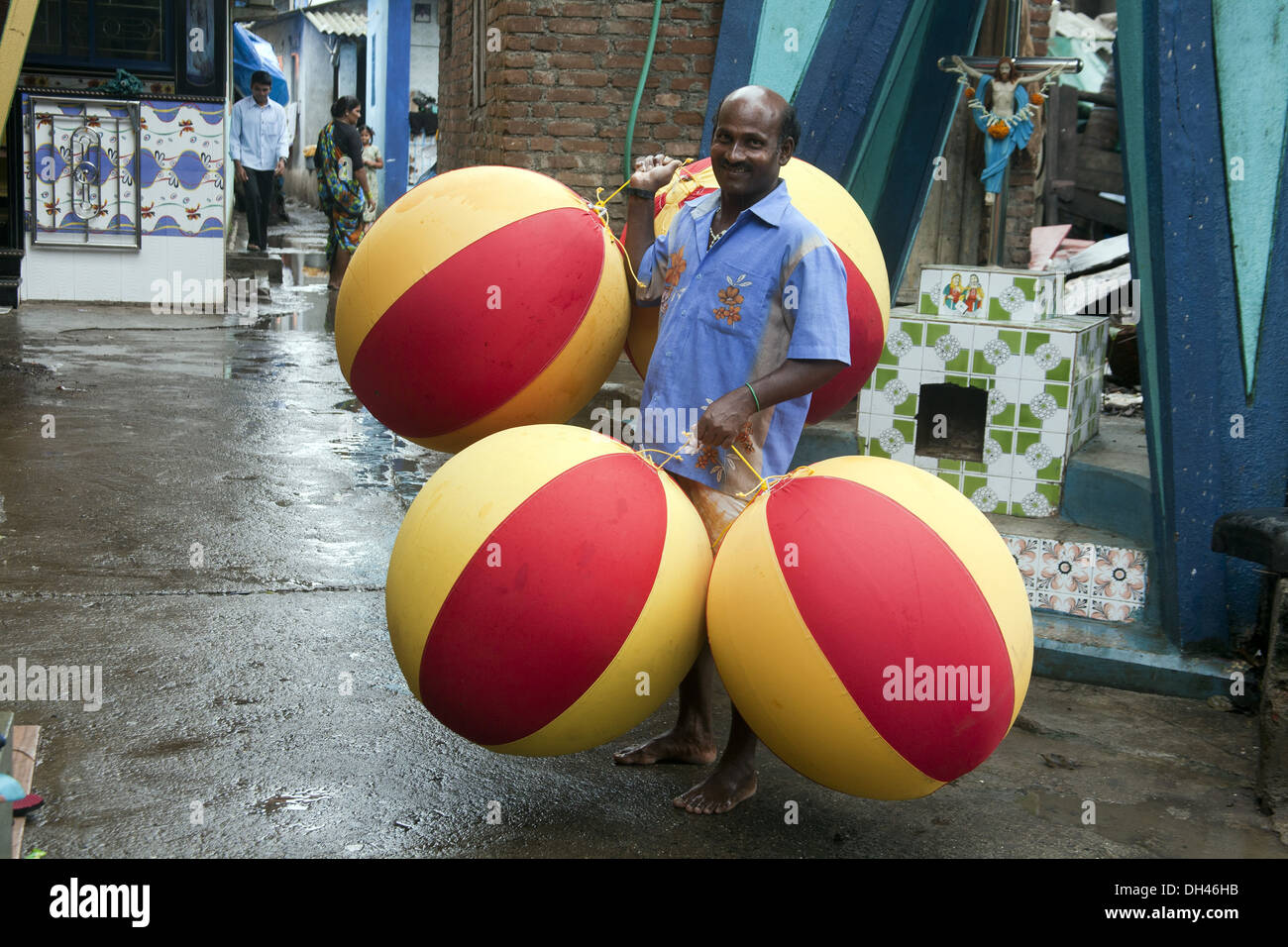 Indian balloon vendor hi-res stock photography and images - Alamy