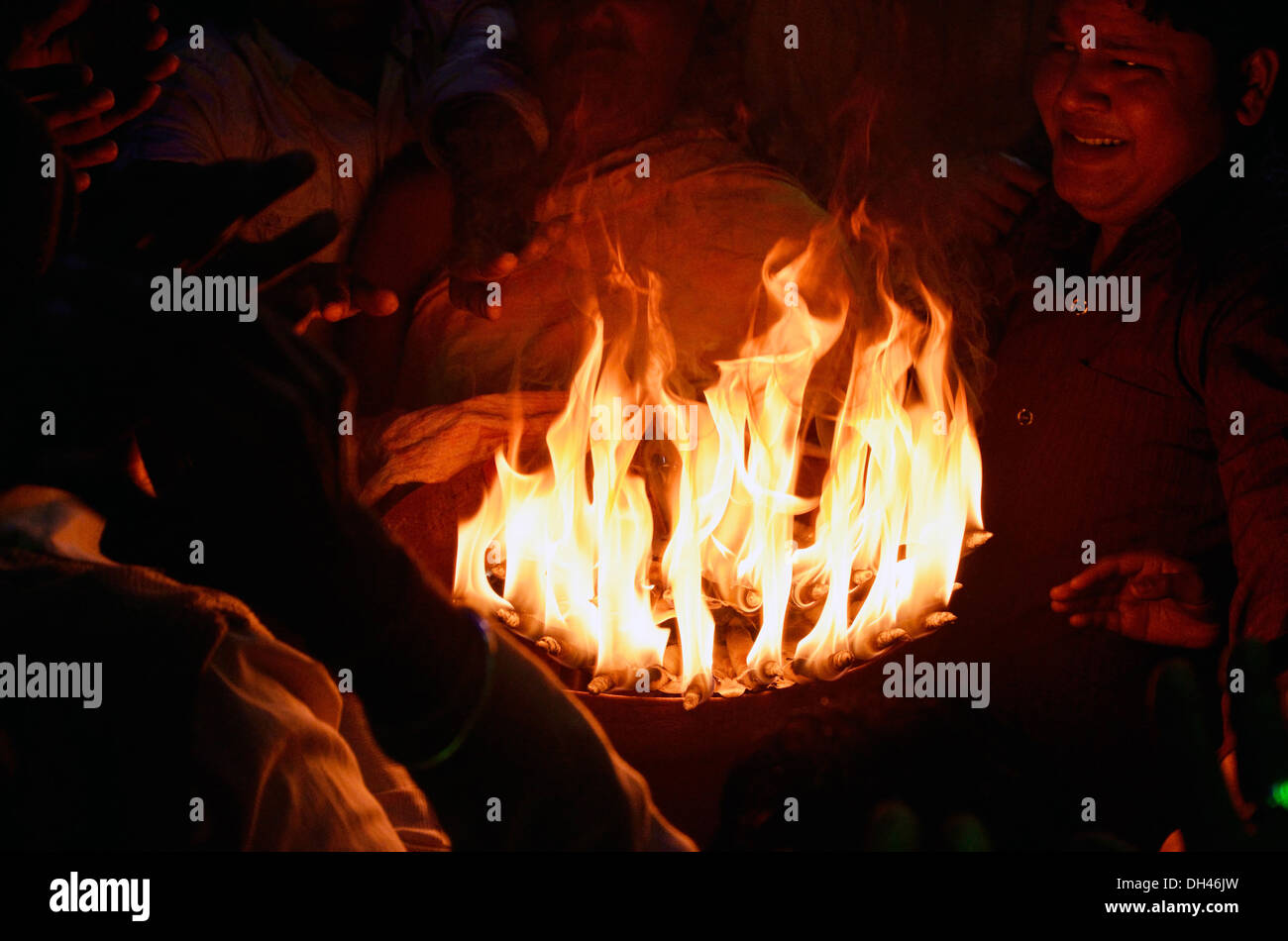 Sacred fire after aarti hi-res stock photography and images - Alamy