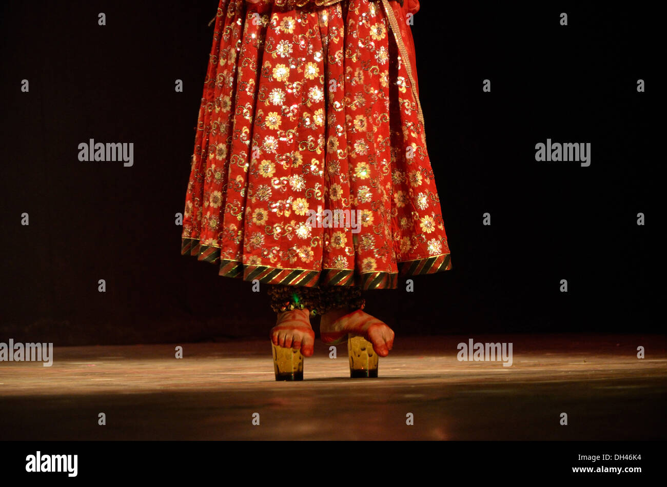Bhawai dance hi-res stock photography and images - Alamy