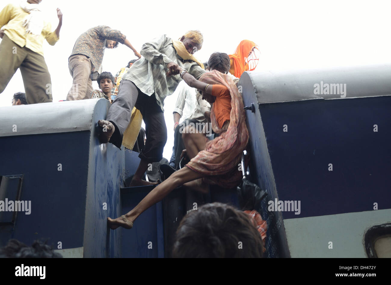 Pulling the train hi-res stock photography and images - Alamy