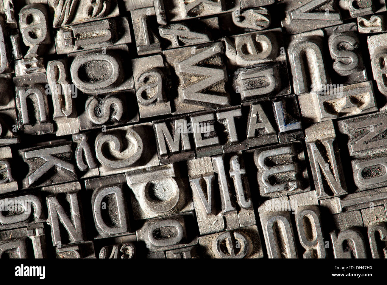 Old metal letters hi-res stock photography and images - Alamy
