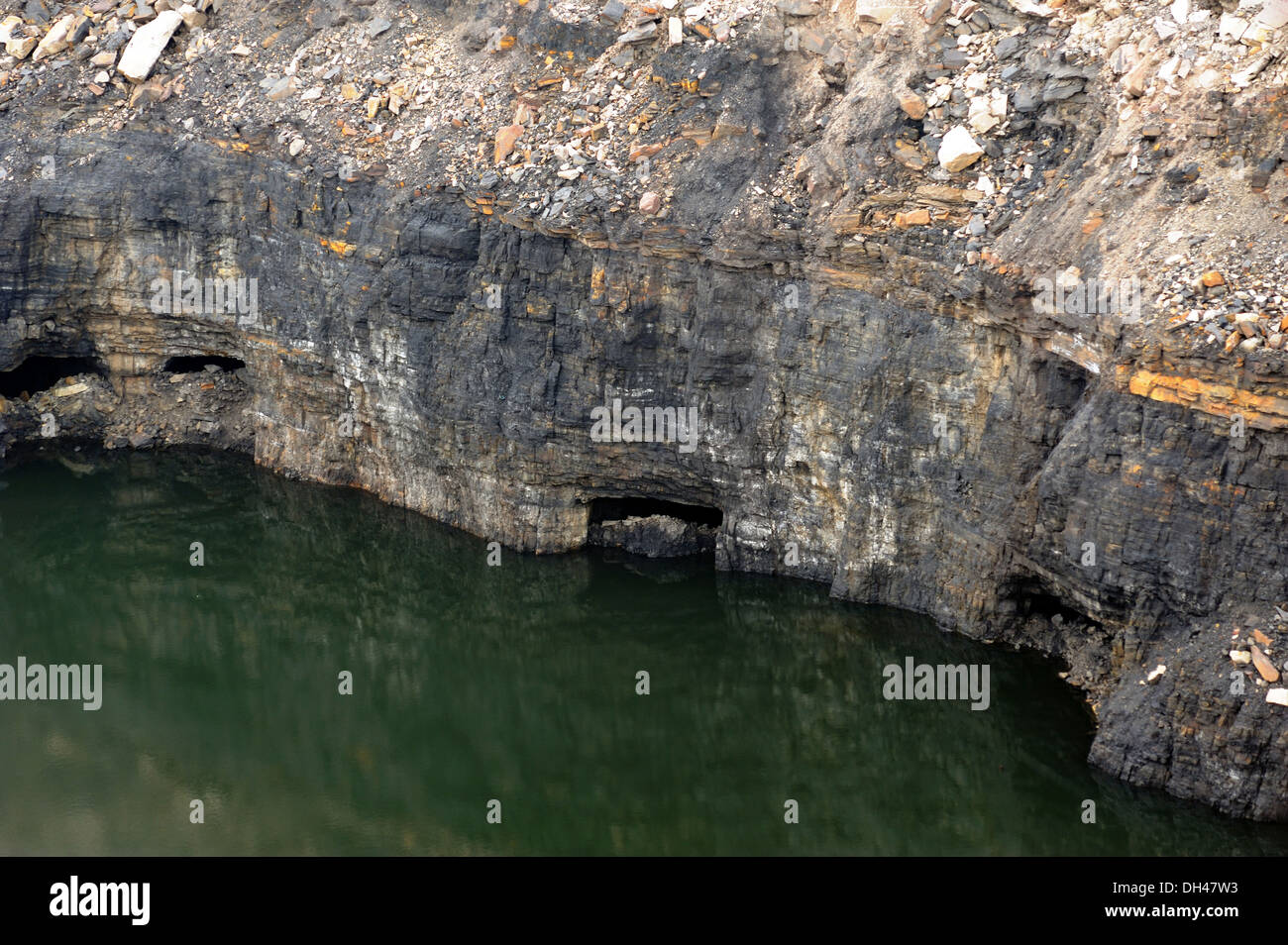 coal layers in open cast coal mine bihar india asia Stock Photo - Alamy