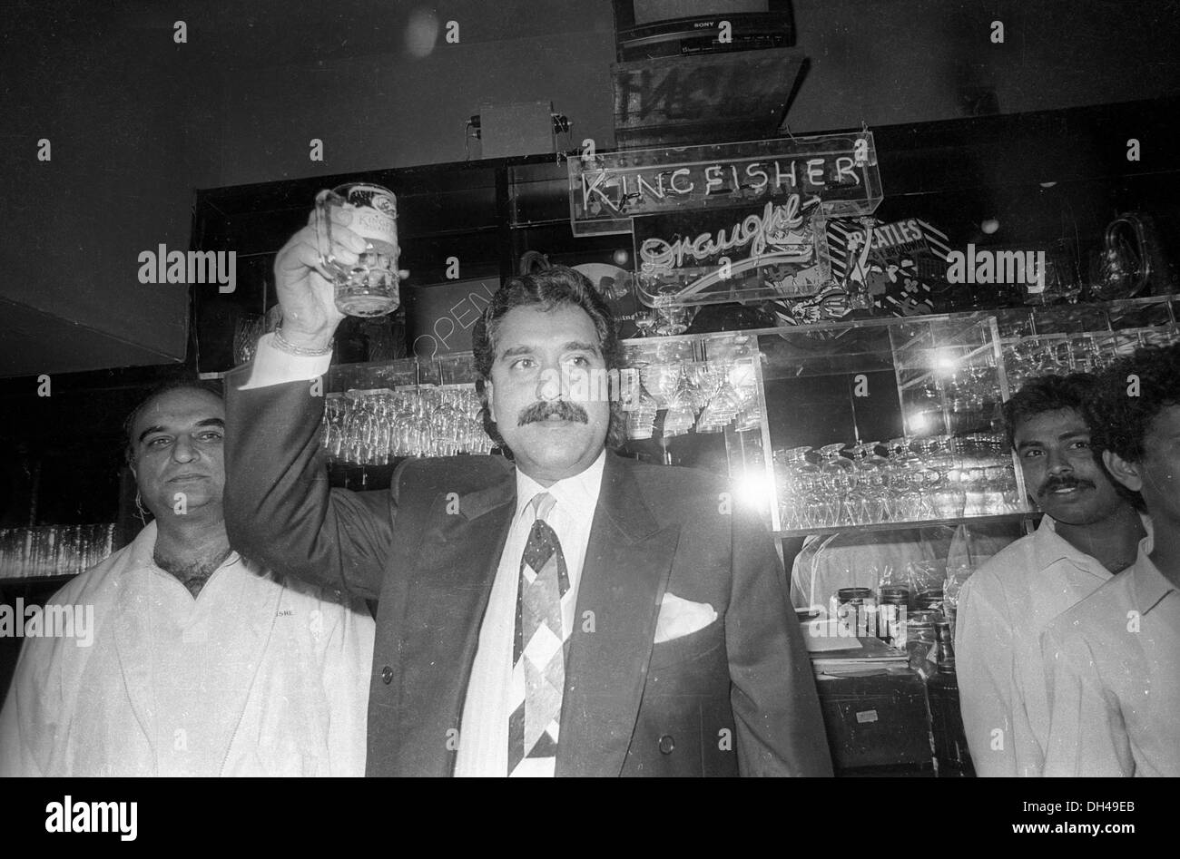 Vijay Mallya raising a toast , Vijay Vittal Mallya , Indian businessman ...