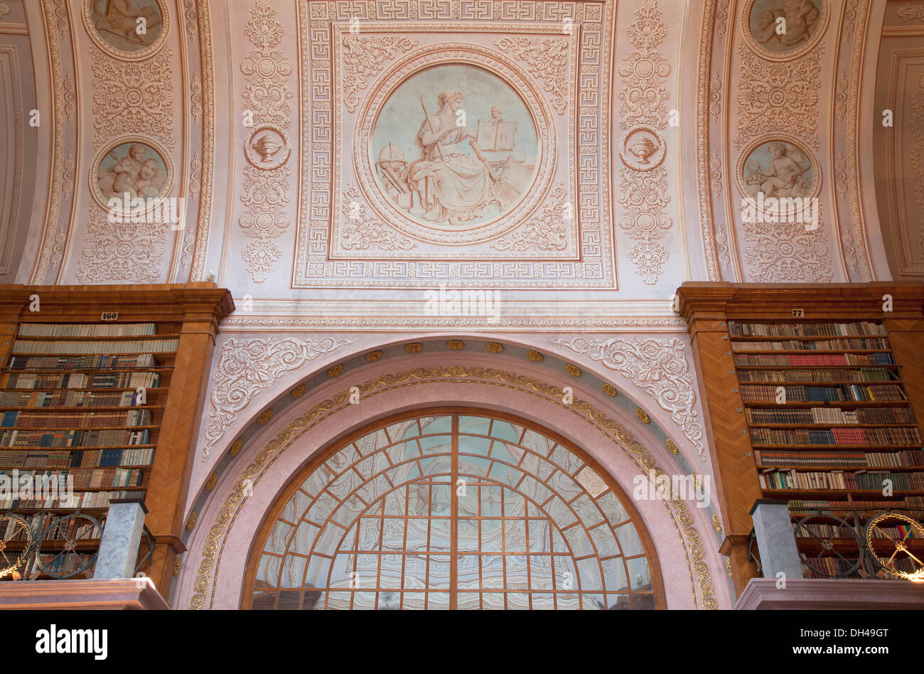 Abbey library hi-res stock photography and images - Alamy