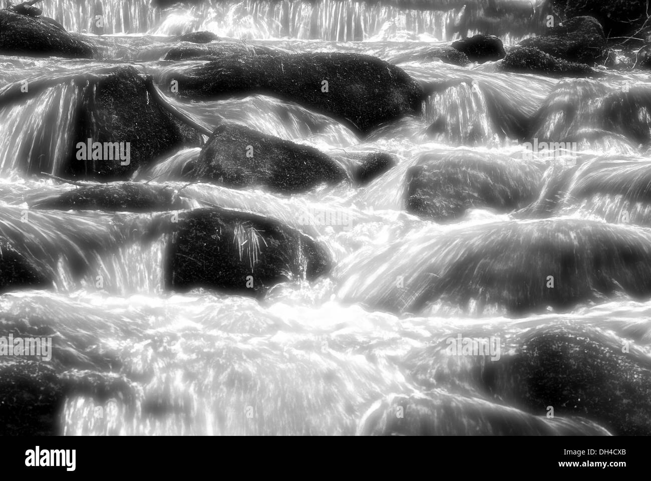 Water over stones hi-res stock photography and images - Alamy
