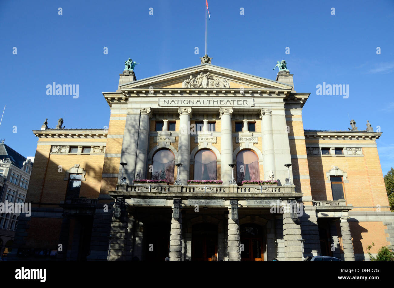 National theater building hi-res stock photography and images - Alamy