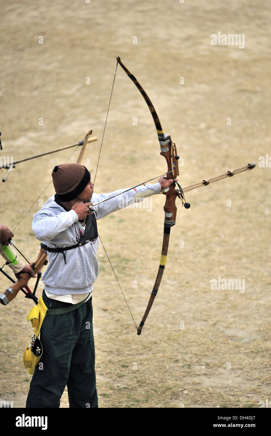 Archer bow hi-res stock photography and images - Alamy