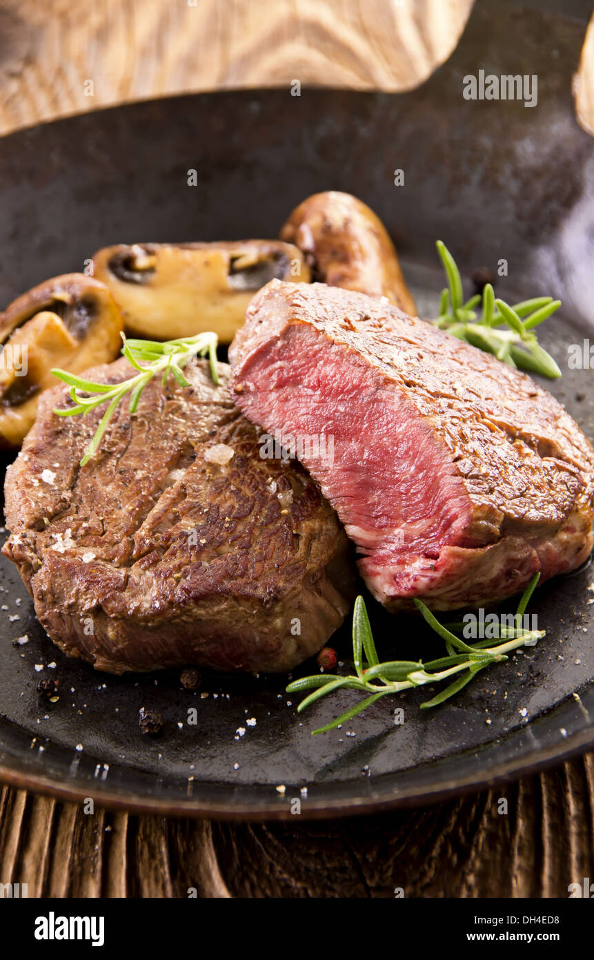 Hohes roastbeef hi-res stock photography and images - Alamy