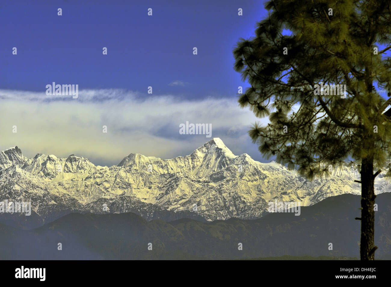 Panchachuli peaks of himalaya uttarakhand India Asia Stock Photo - Alamy