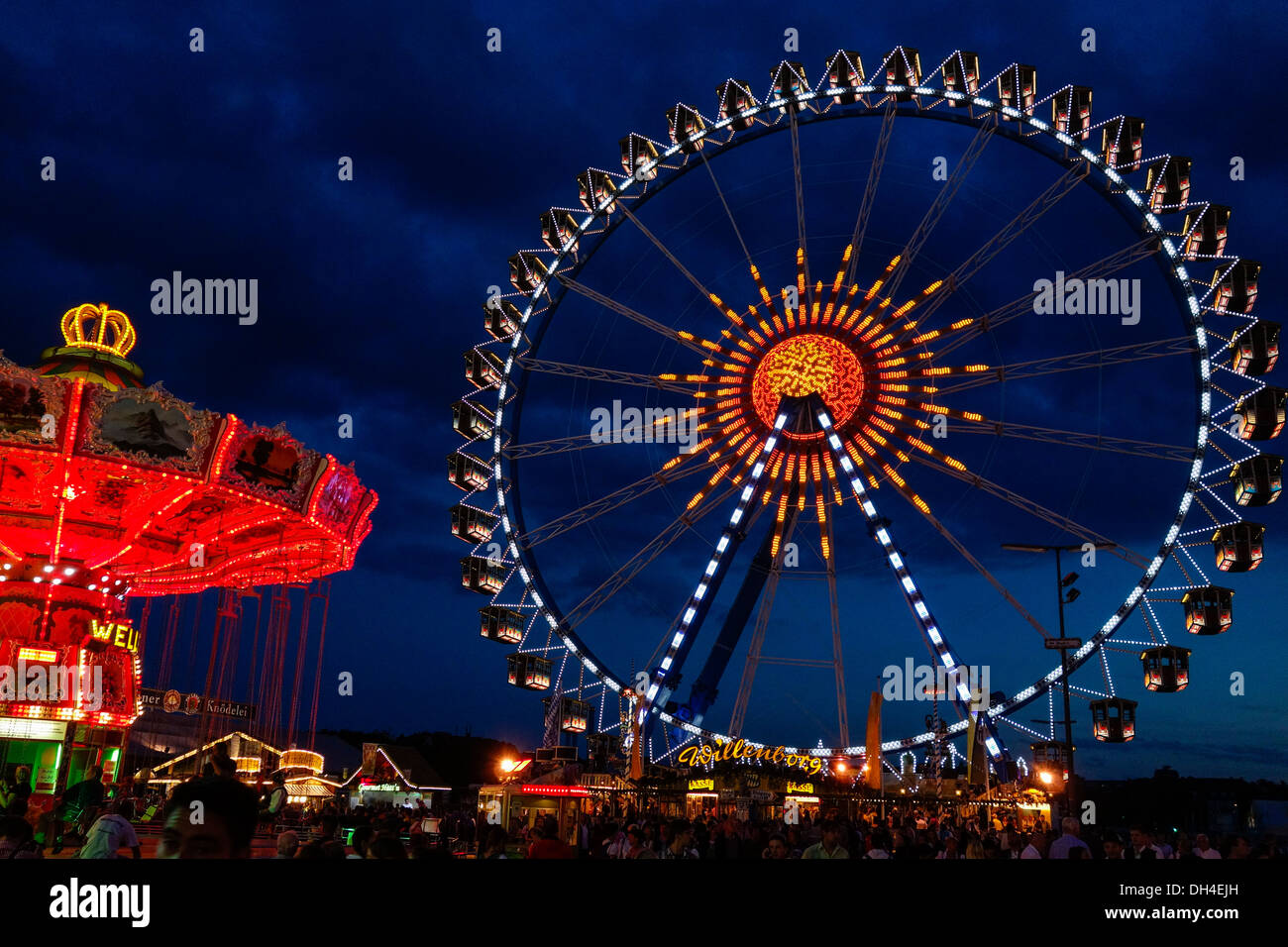 Wave swinger on oktoberfest hi-res stock photography and images - Alamy