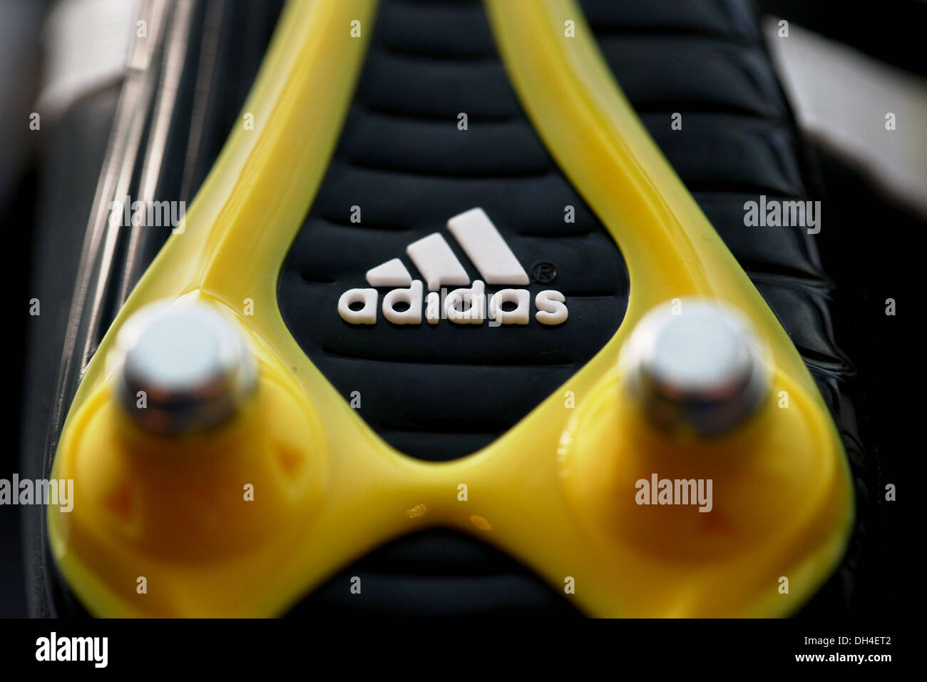 Sports shoe logo hi-res stock photography and images - Alamy