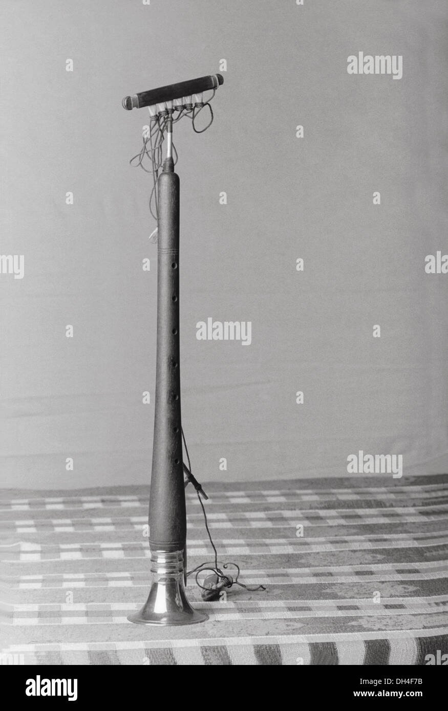 Shehnai instruments hi-res stock photography and images - Alamy