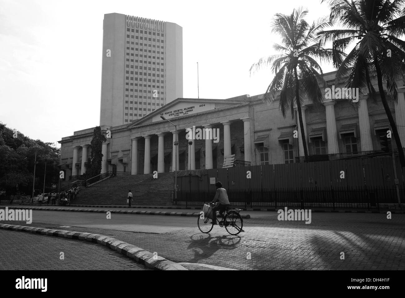 Rbi building mumbai india hi-res stock photography and images - Alamy