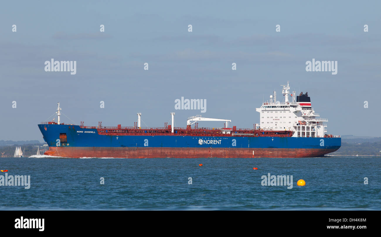 Empty tanker Nord Goodwill in Solent waterway Cowes, Isle of Wight ...