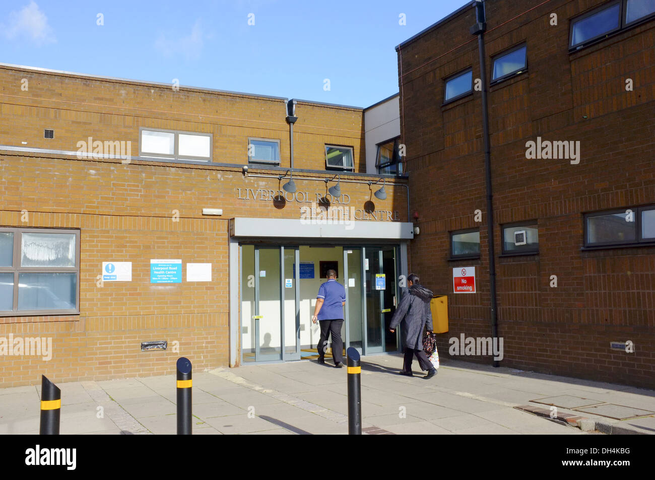 Nhs patient walking hi-res stock photography and images - Alamy