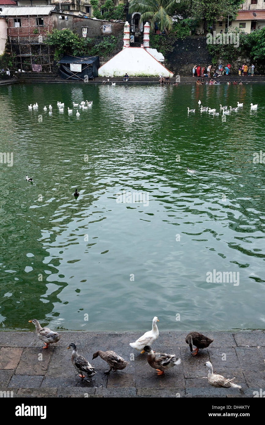 Walkeshwar temple hi-res stock photography and images - Alamy