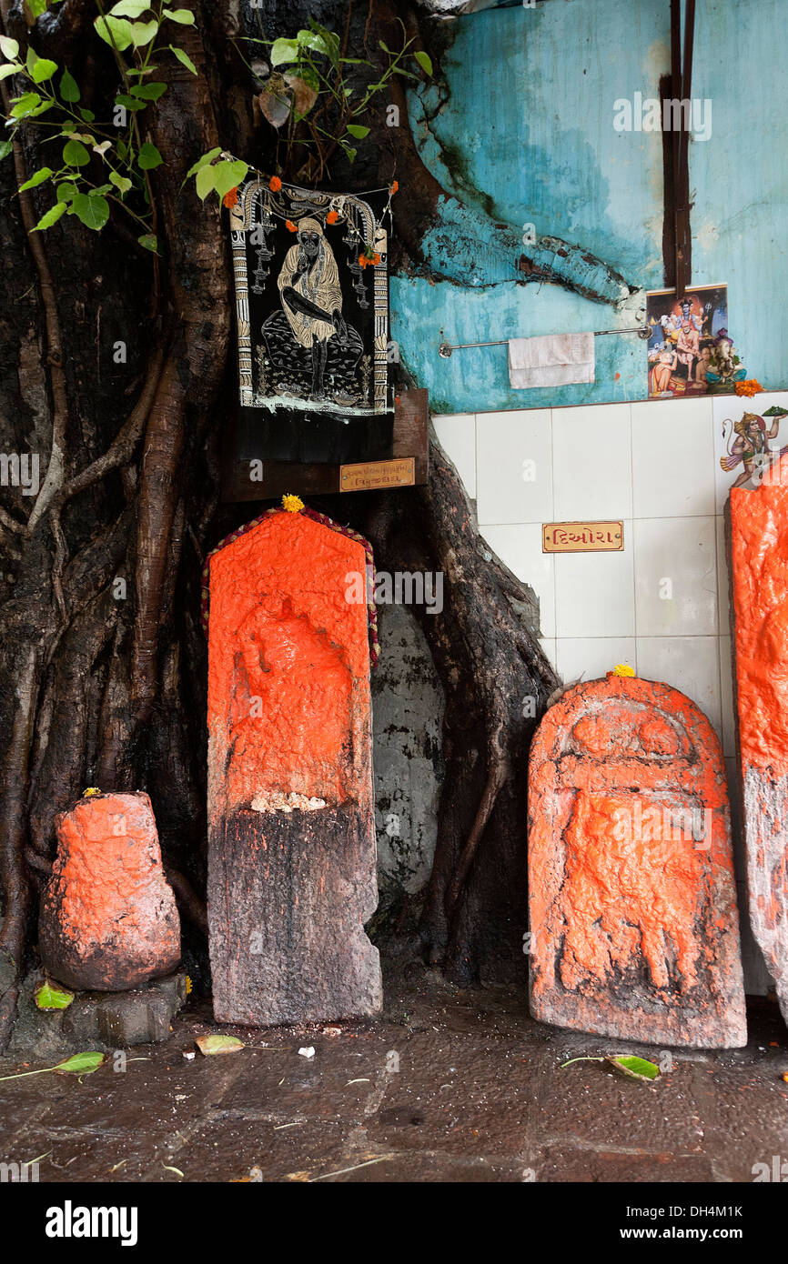 Walkeshwar temple temple hi-res stock photography and images - Alamy