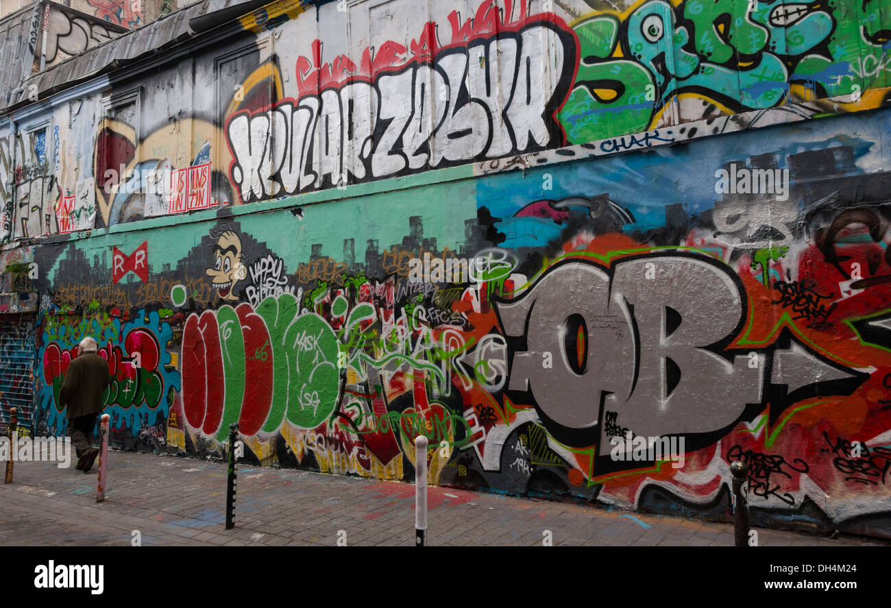 Graffitis De Rue French Street Artist Paints 3D Graffiti And It's Not