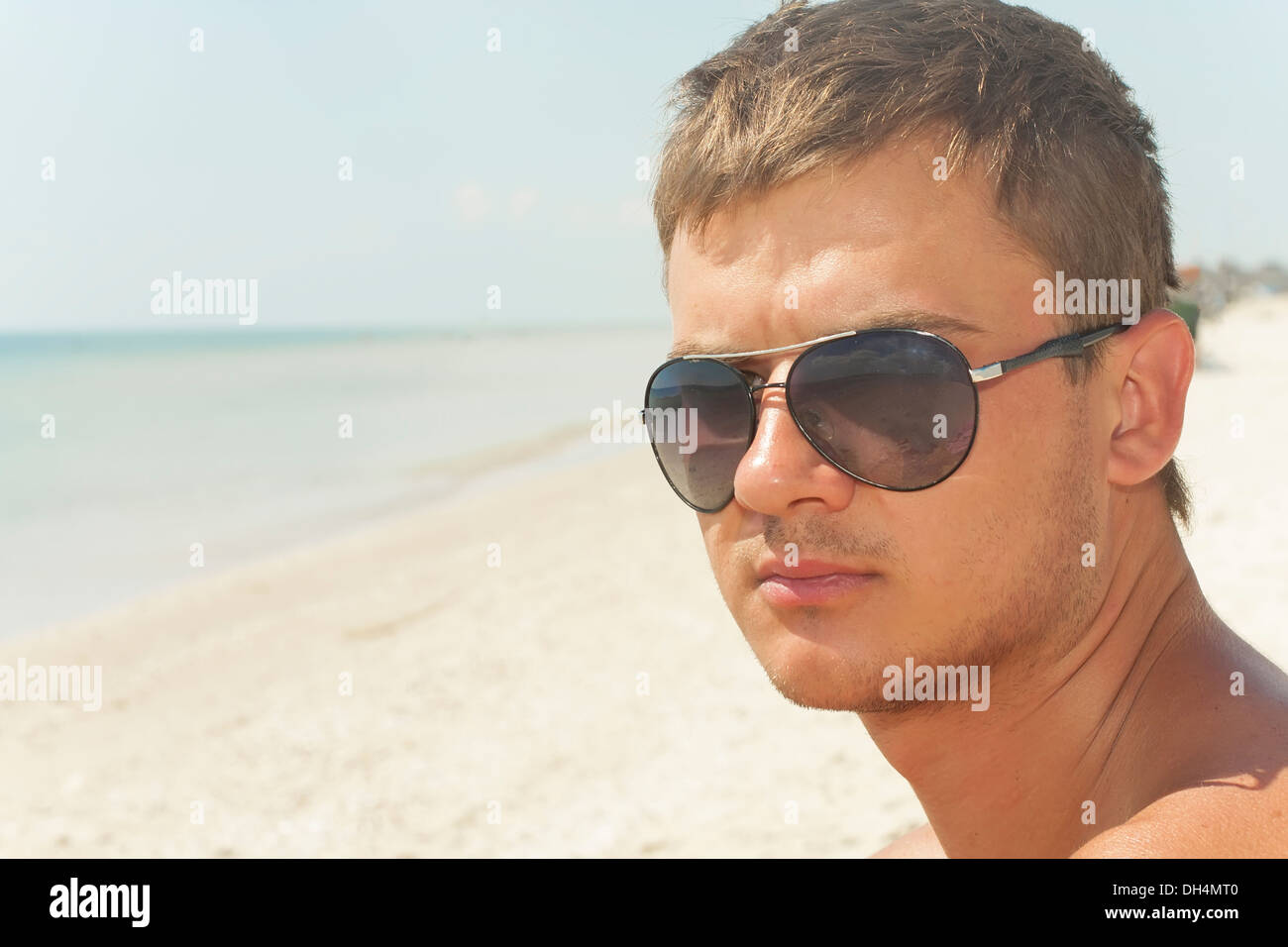 Black guy beach hi-res stock photography and images - Alamy