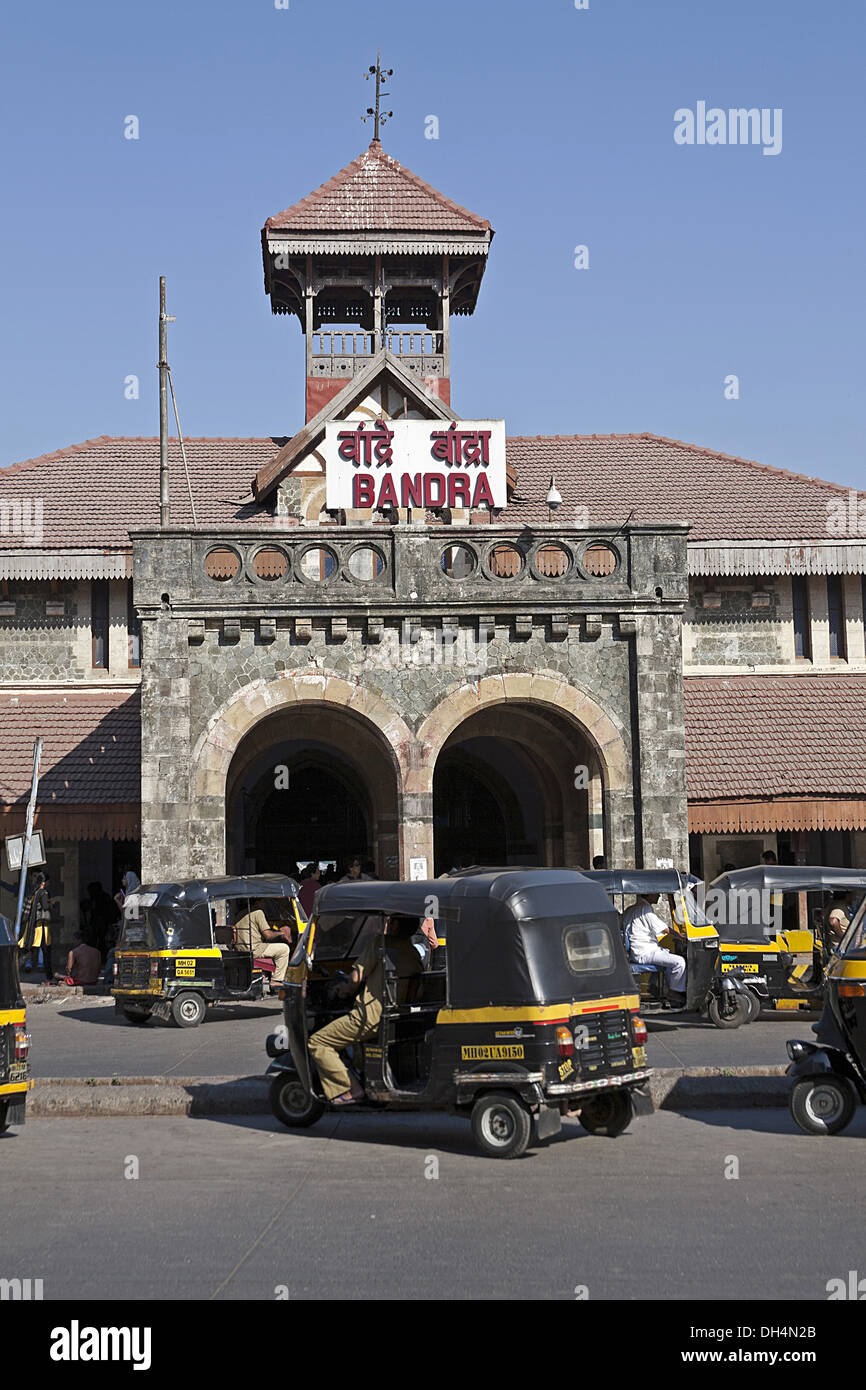 Bandra Station at Mumbai Maharashtra India Stock Photo - Alamy