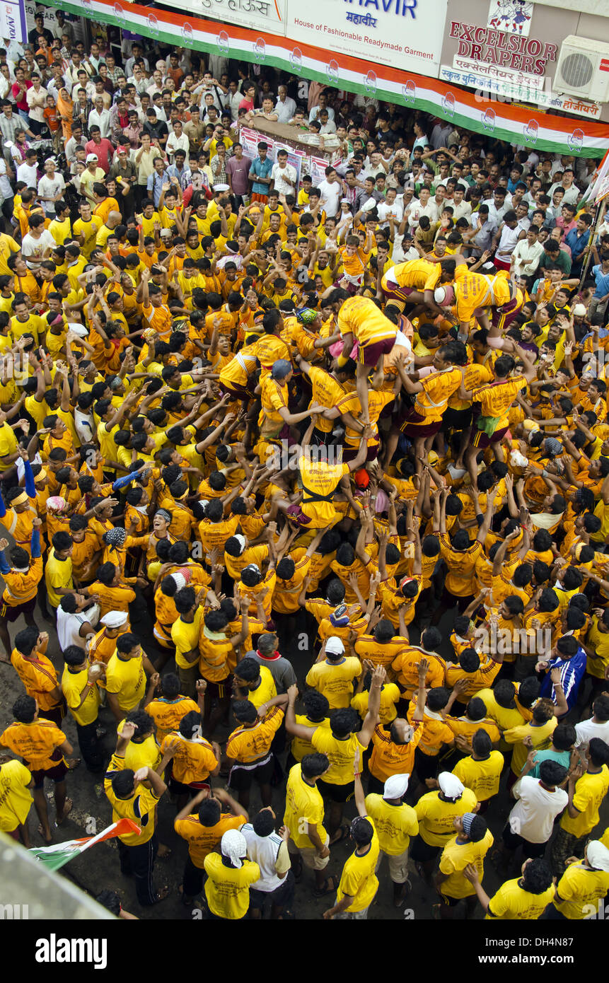 Pyramid collapsed after breaking Dahi handi Dadar Mumbai Maharashtra ...