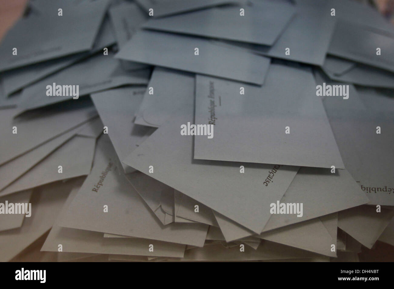 French citizens vote at the Lycee Francais Charles de Gaulle in London ...