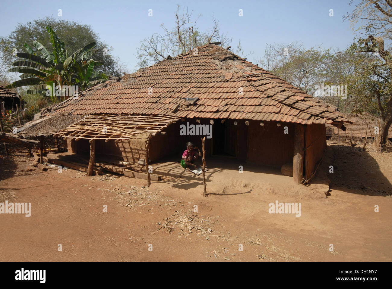Tribal hut, Bhil Tribe, Madhya Pradesh, India Stock Photo - Alamy