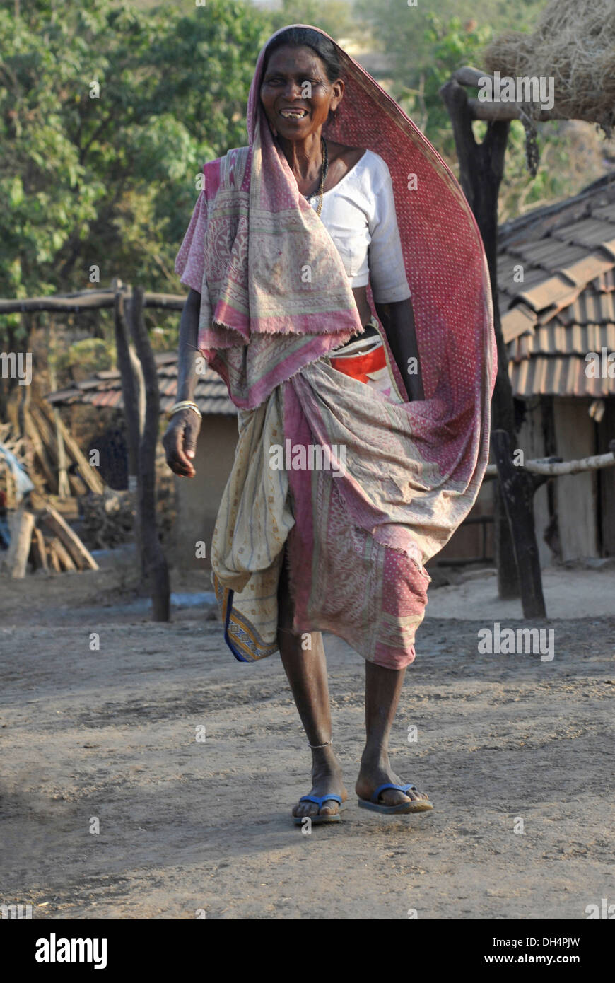 Bheel woman hi-res stock photography and images - Alamy