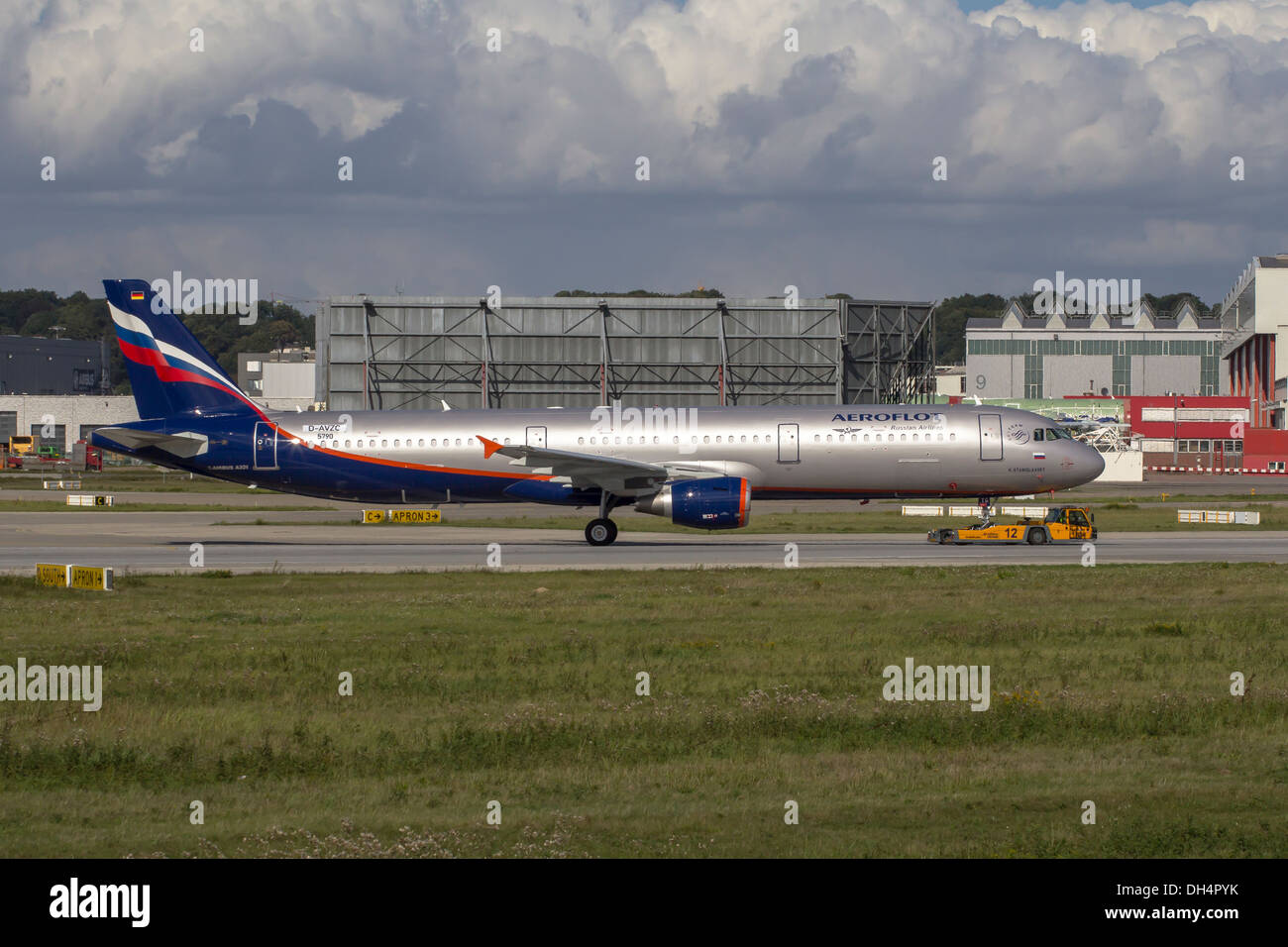 Aircraft factory airbus hamburg germany hi-res stock photography and ...