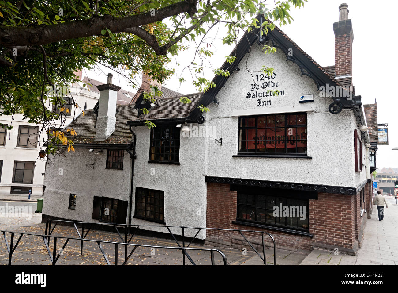 Old salutation inn pub Nottingham one of the oldest pubs in england ...