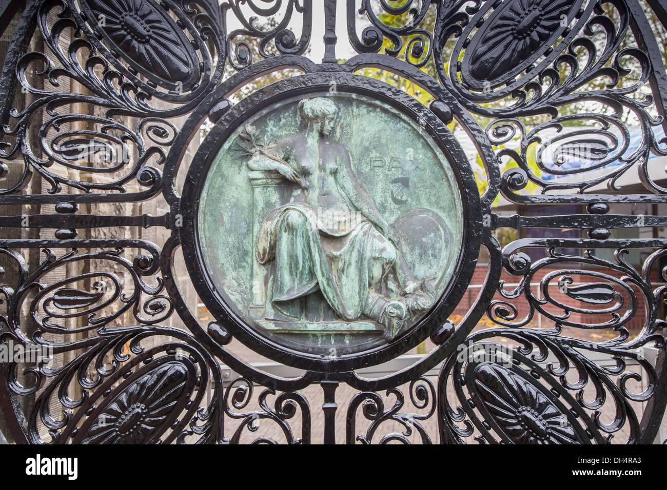 Gate decoration peace pax goddess hi-res stock photography and images ...