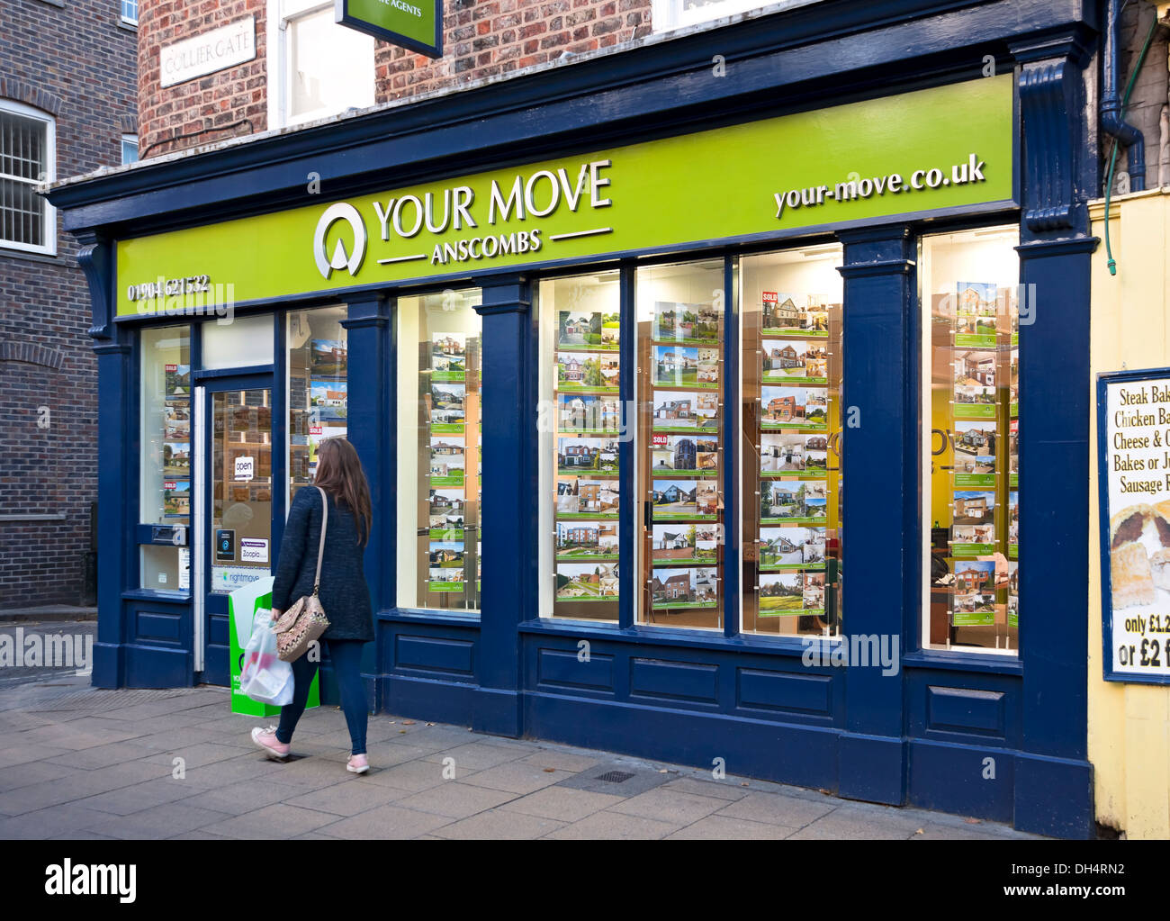 Move exterior hi-res stock photography and images - Alamy
