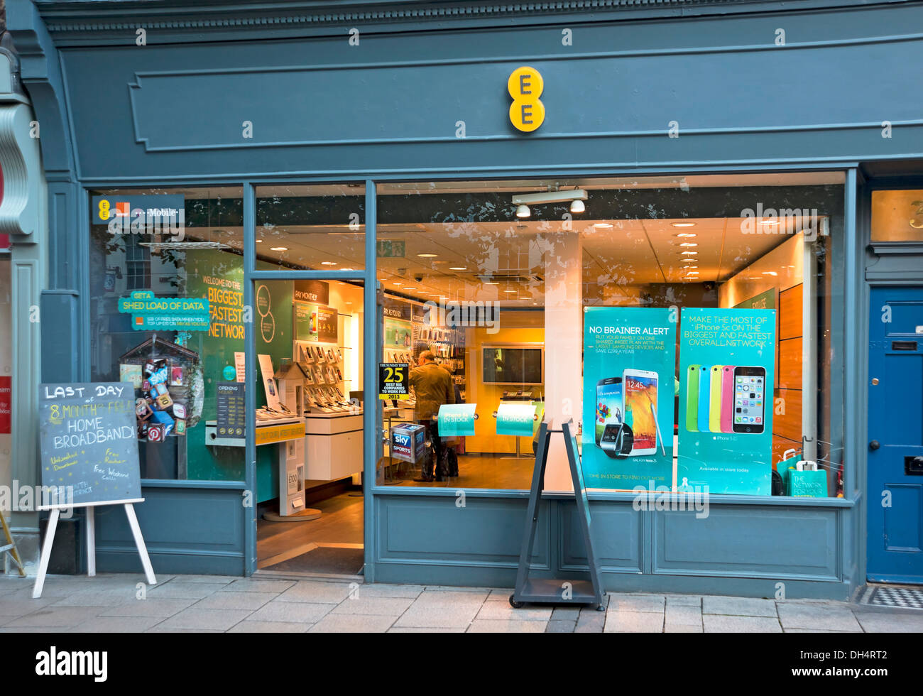 EE mobile phone phones shop store window shopfront exterior York North ...