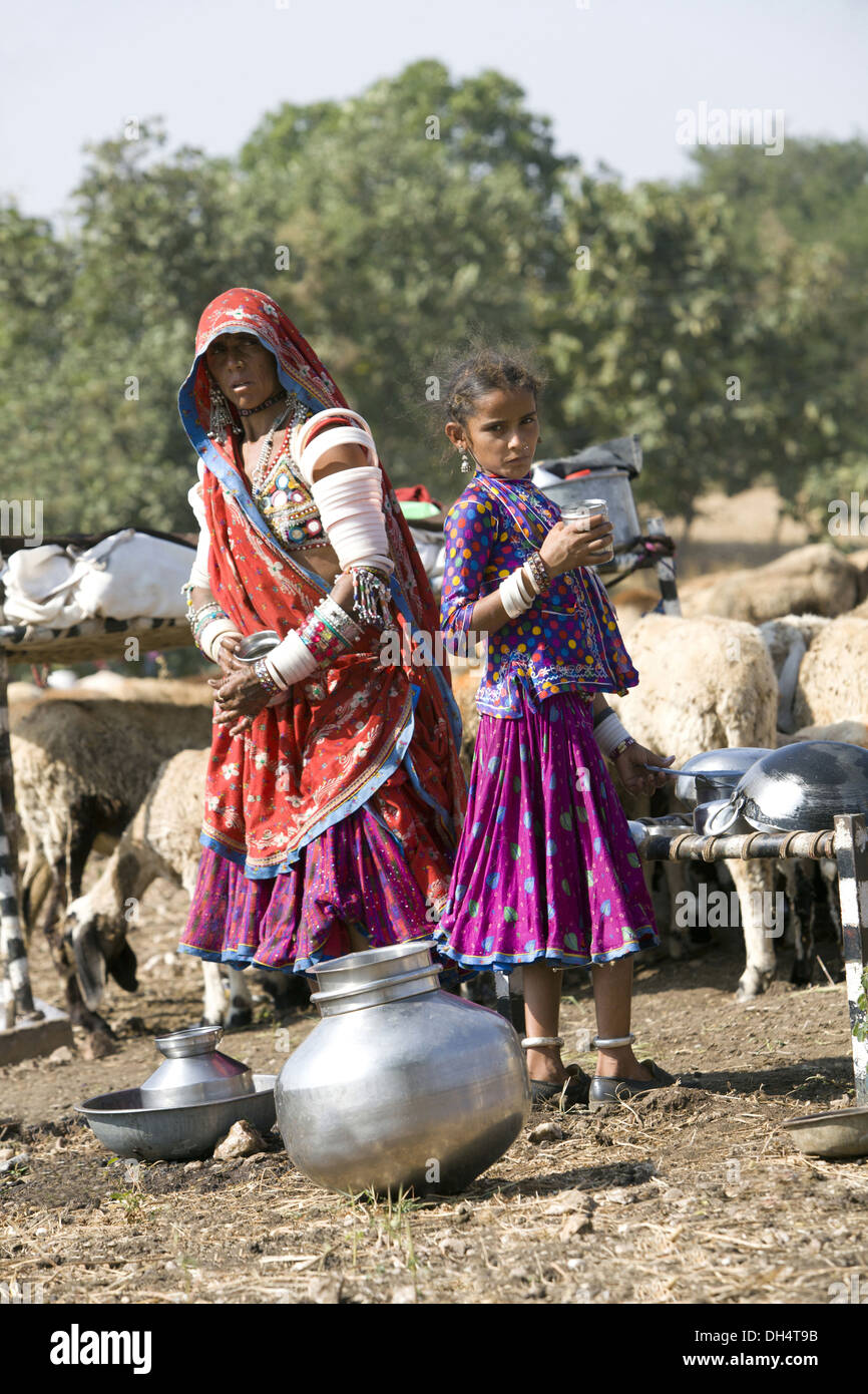 Gadaria lady and girl, Gadaria tribe, Madhya Pradesh, India Stock Photo ...